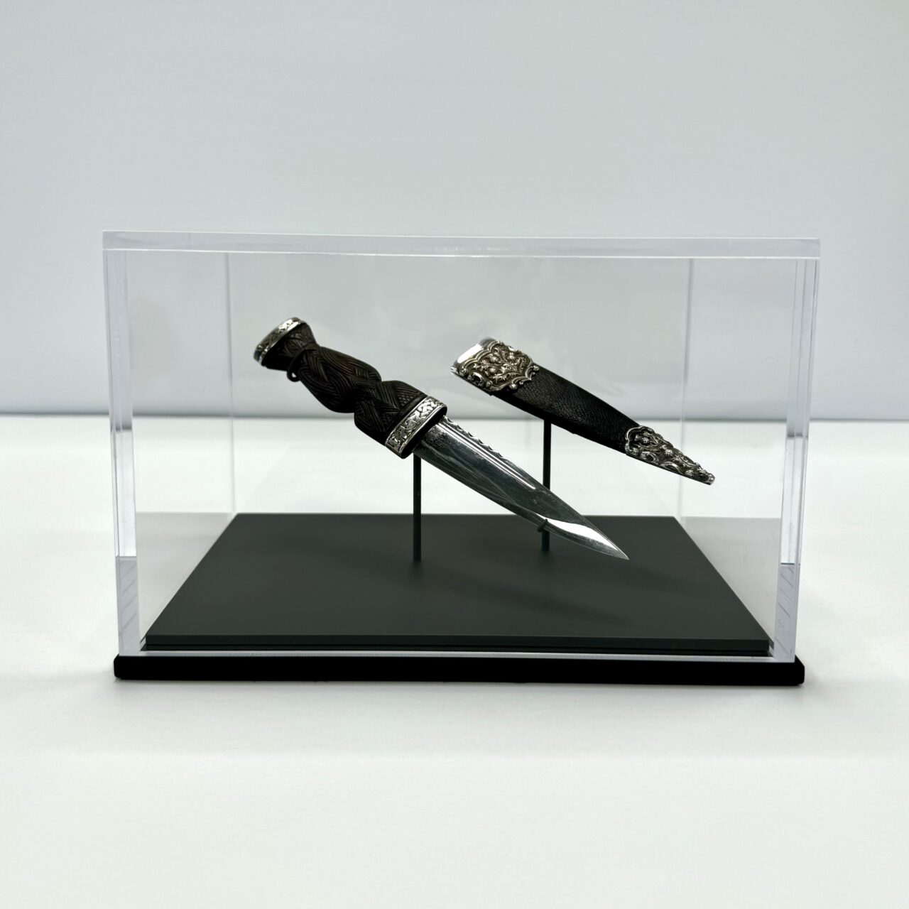 A Custom Display for an Heirloom Sgian-dubh